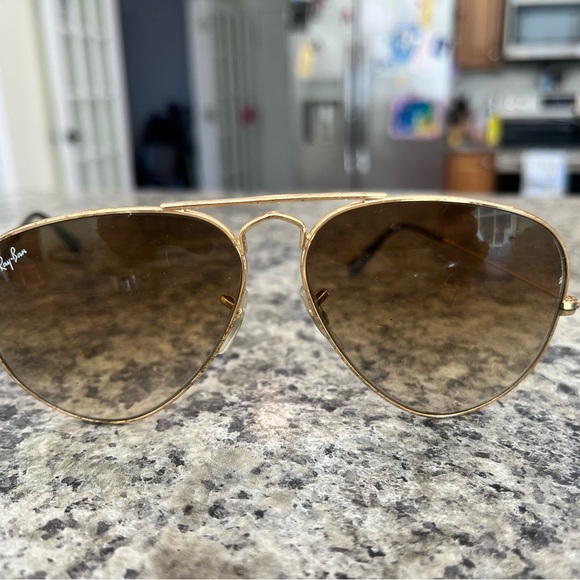 Ray-Ban | Accessories | Rayban Gold Aviator Sunglasses | Poshmark